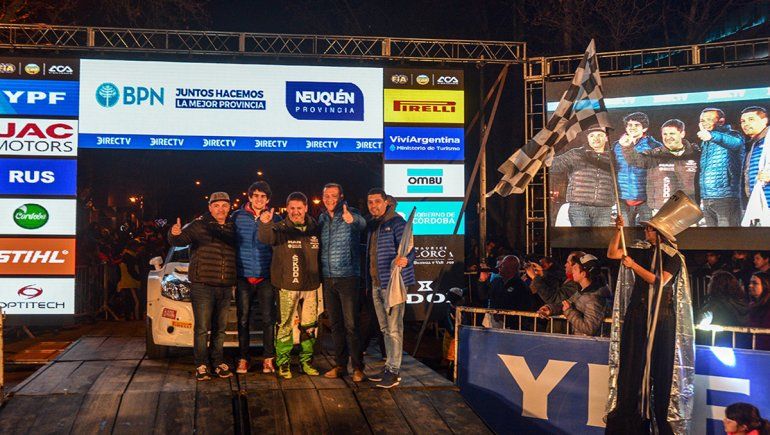 Bandera de largada: así se vivió la fiesta del Rally en plaza Roca