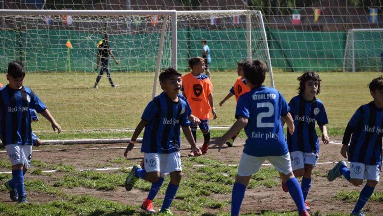 El Mundialito de Plottier, un golazo: más de 1.200 chicos y chicas por ...