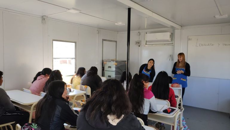 CPEM 98, la escuela trashumante que se mueve con sus alumnos crianceros