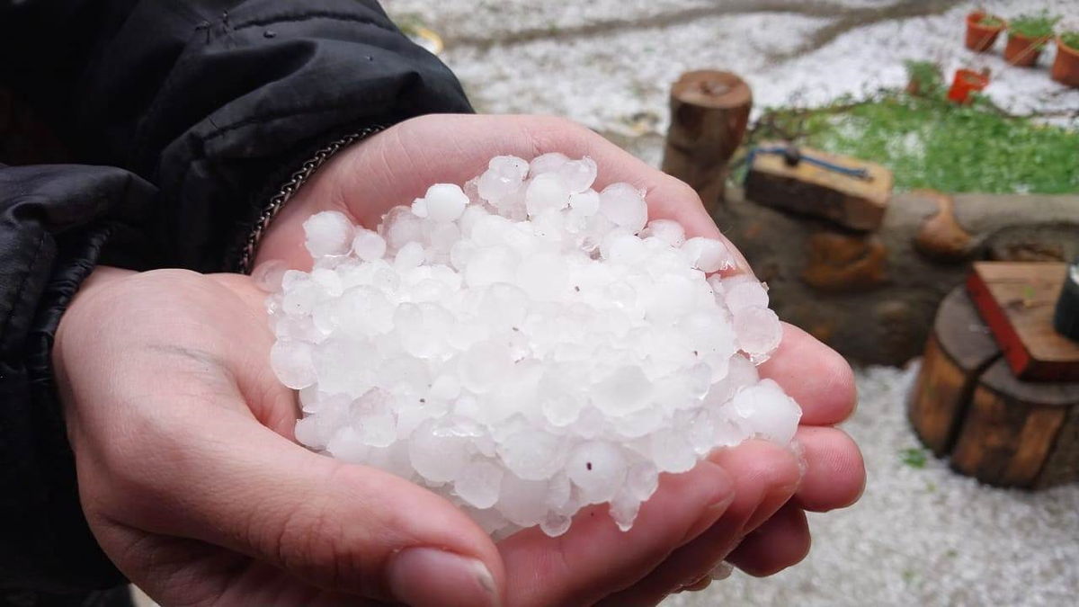 El granizo castigó duro a Mariano Moreno durante 20 minutos