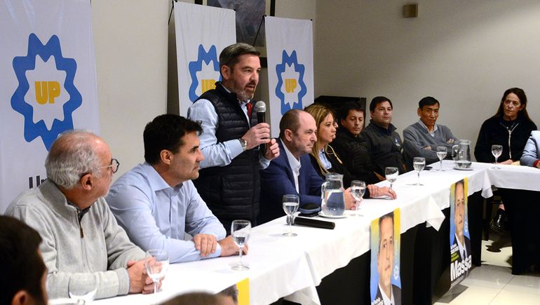 Quiénes son los dirigentes neuquinos que están en la mesa Massa Presidente