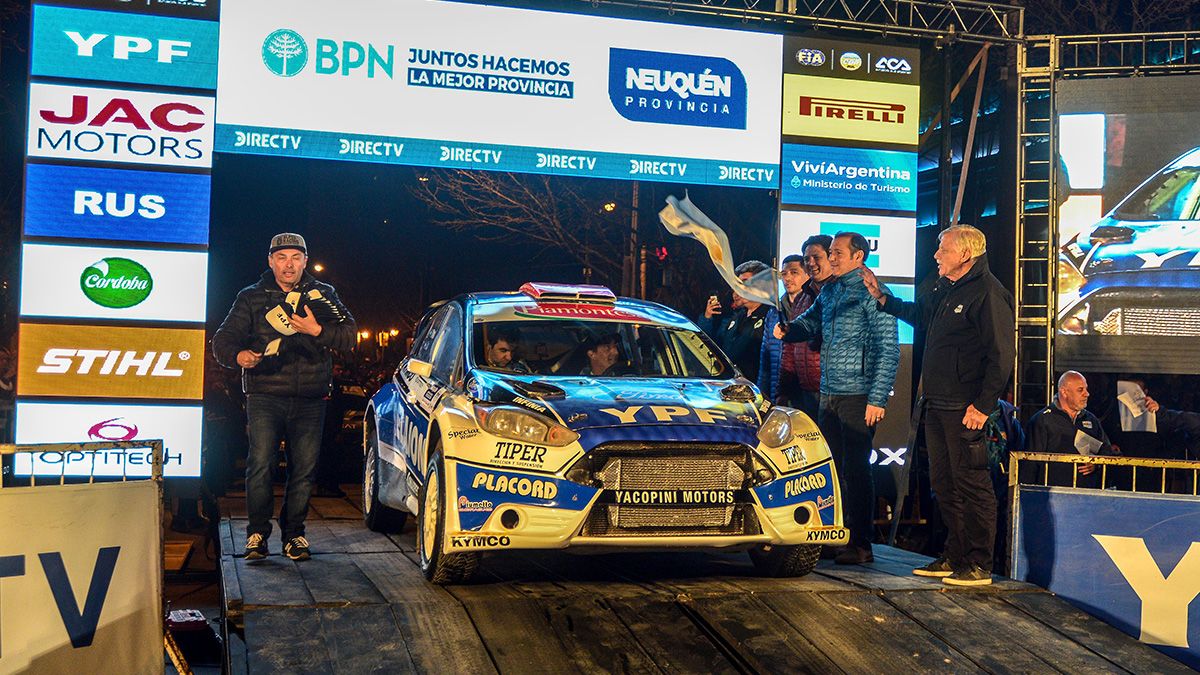 Bandera de largada: así se vivió la fiesta del Rally en plaza Roca