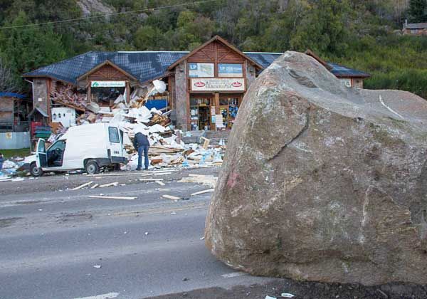 Por caída de rocas, elaboran informe