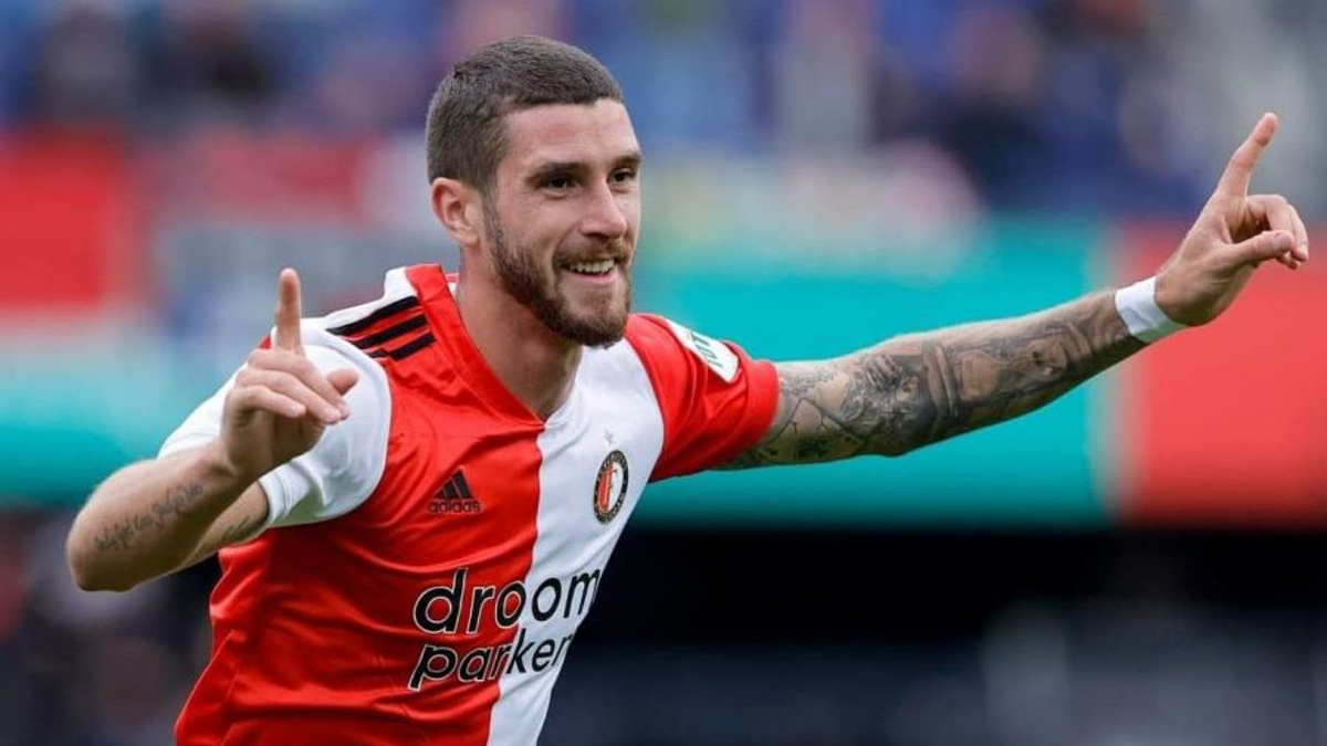 Mirá el golazo de chilena de Senesi, la joyita del finde