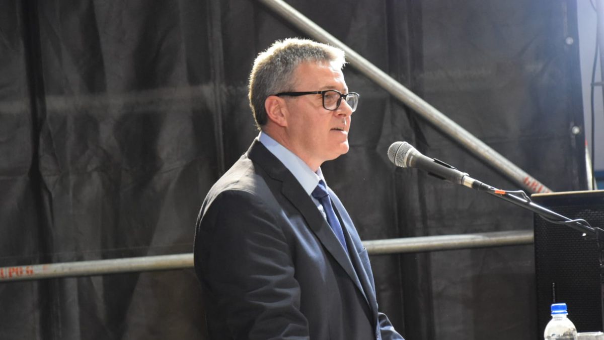 Claudio Larraza: En Plaza Huincul faltan 285 millones de pesos que ...