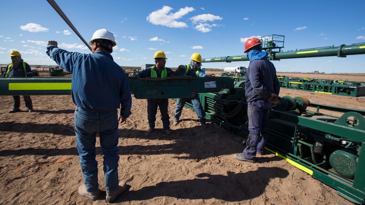 Techint y Sacde ya movilizaron más de 1100 equipos y contrataron 1300 ...