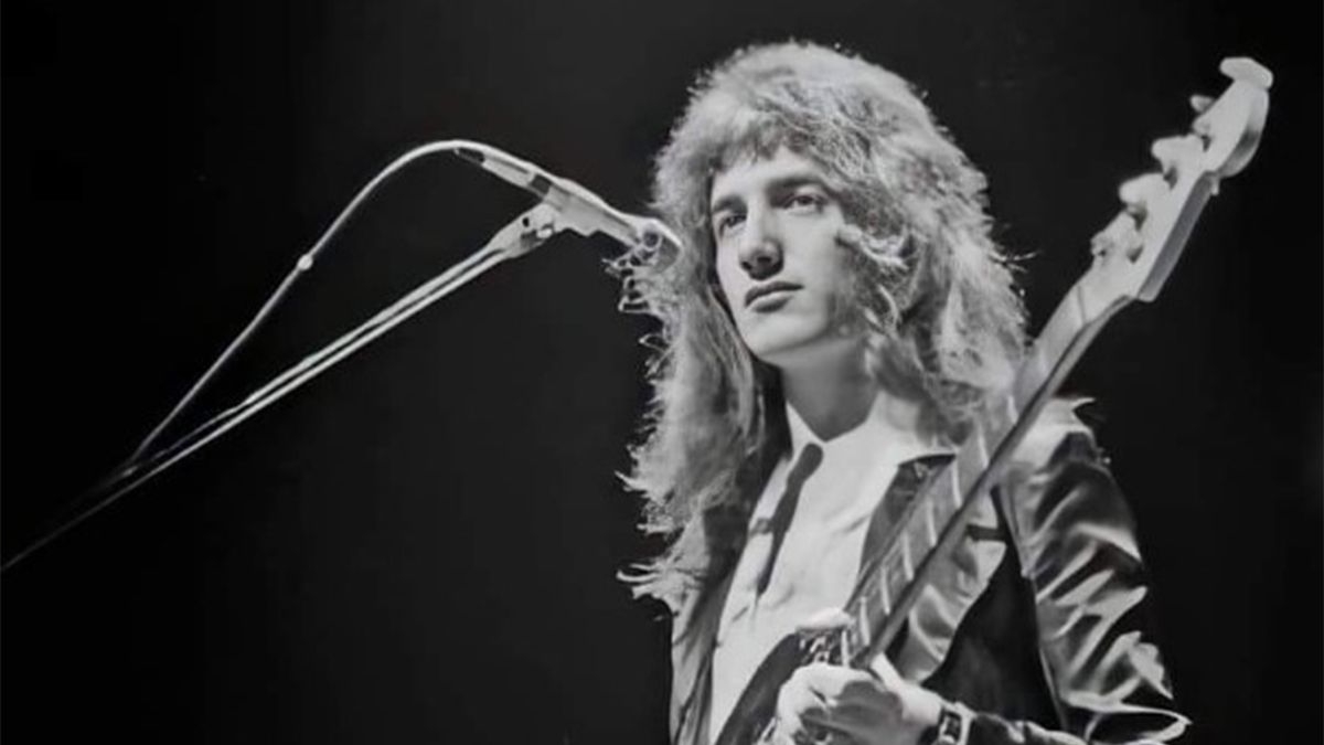 Queen le tira un guiño a John Deacon en las redes