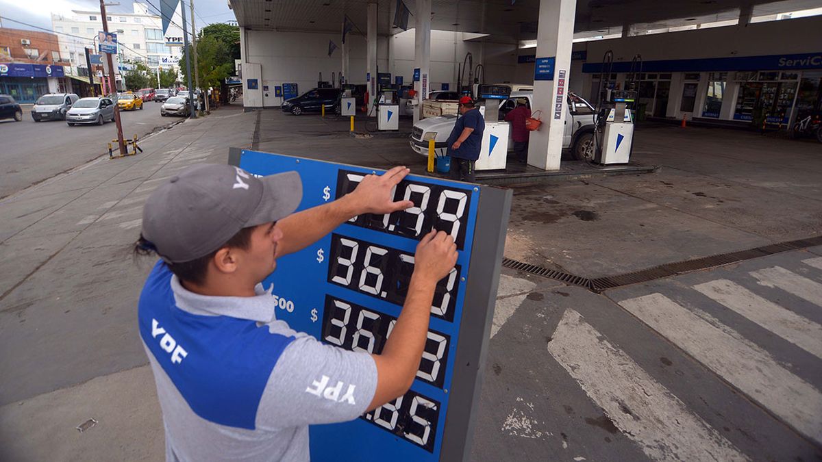 Desde medianoche YPF aumenta 4,5% el precio de sus combustibles