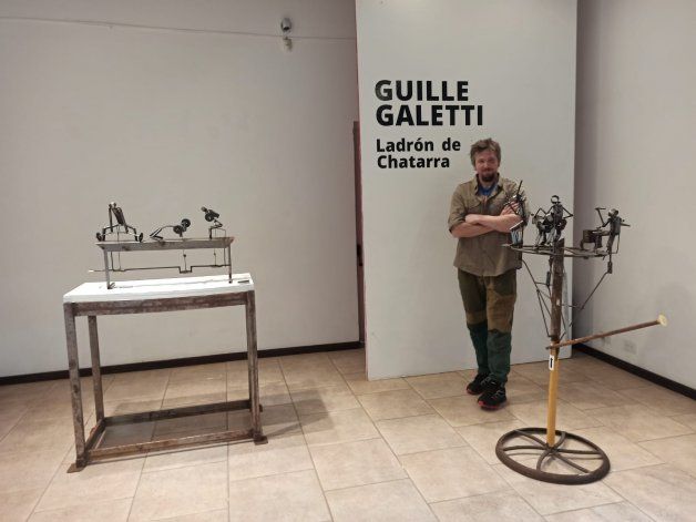 Quién es el ladrón de chatarra que llegó con su obra a los Guns N Roses