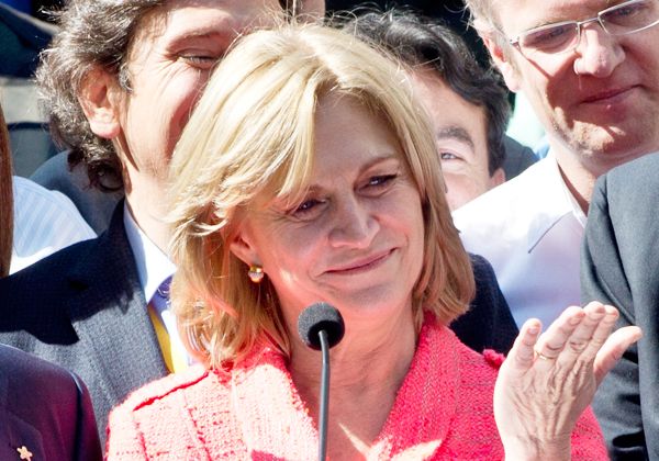 Candidata oficialista no reniega de Pinochet