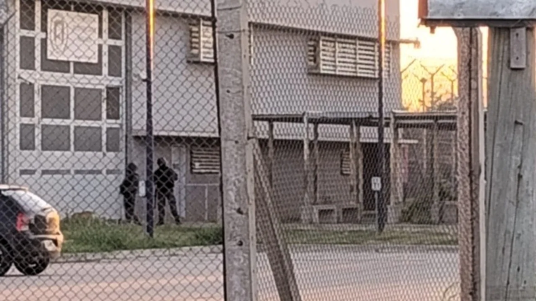Guerra narco en Rosario, en vivo: balearon el frente de un edificio y ...
