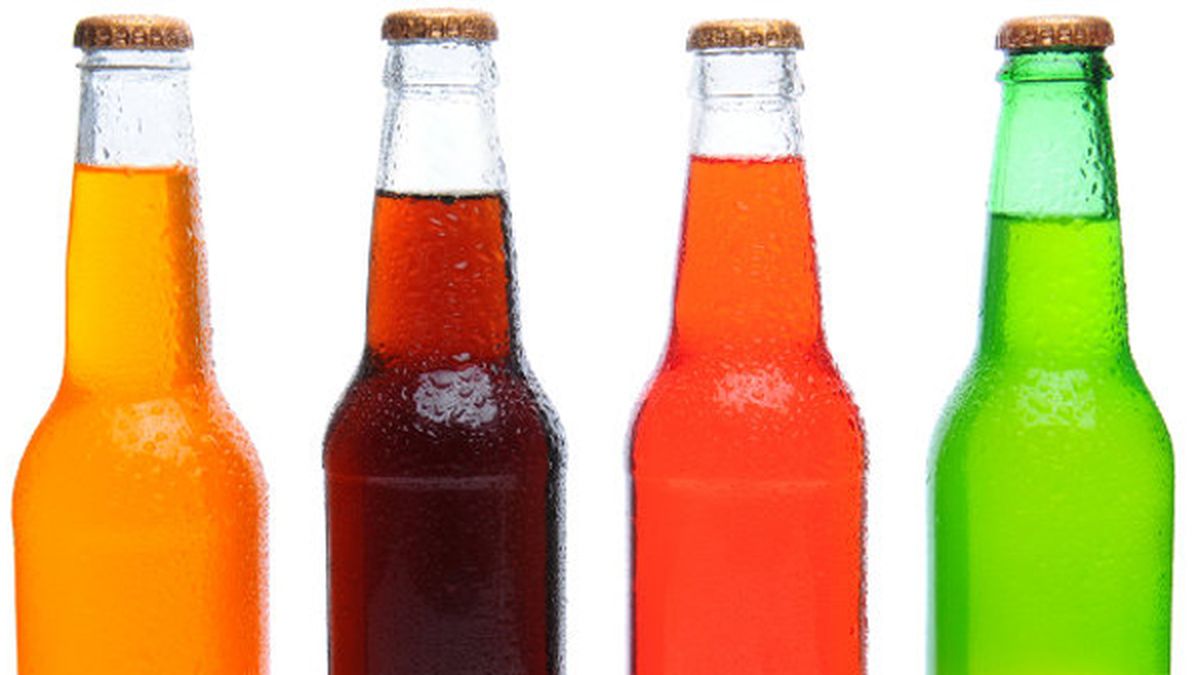 Una botellita de gaseosa ya excede el azúcar recomendado por día