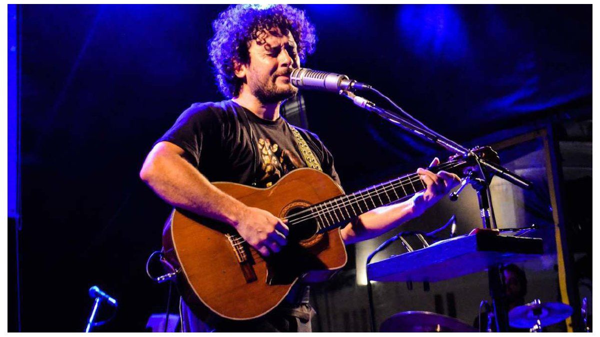 Raly Barrionuevo regresa más íntimo que nunca