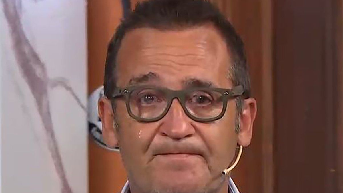 Las lágrimas de Álvaro Navia al despedirse de Polémica: Acá fui muy feliz