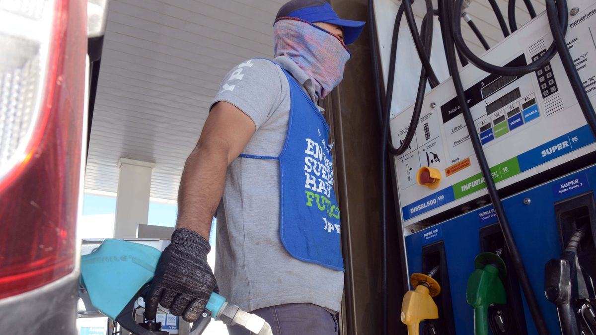 Con los nuevos aumentos, cuánto cuesta llenar el tanque de nafta