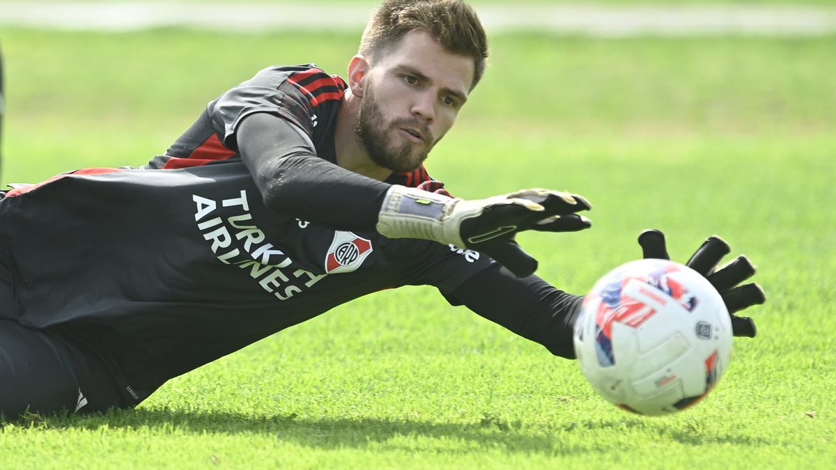 Centurión se afianza como segundo arquero en River