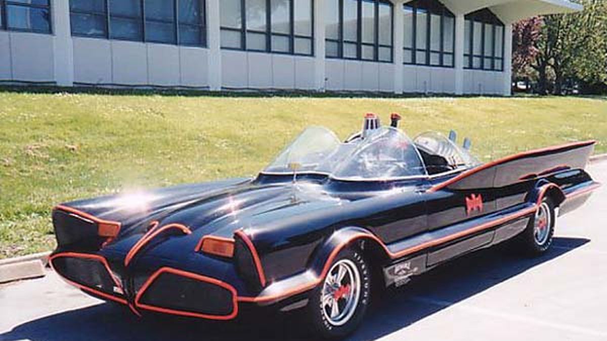 Sale a subasta el Batimóvil