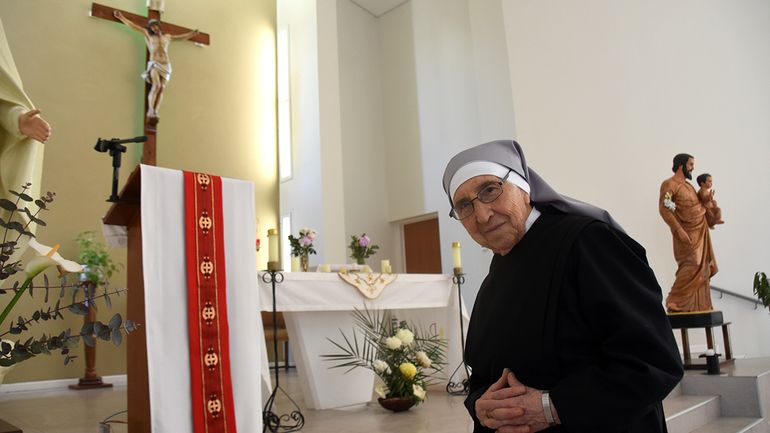 Una monja con 60 años consagrados al servicio y cuidado de los ancianos