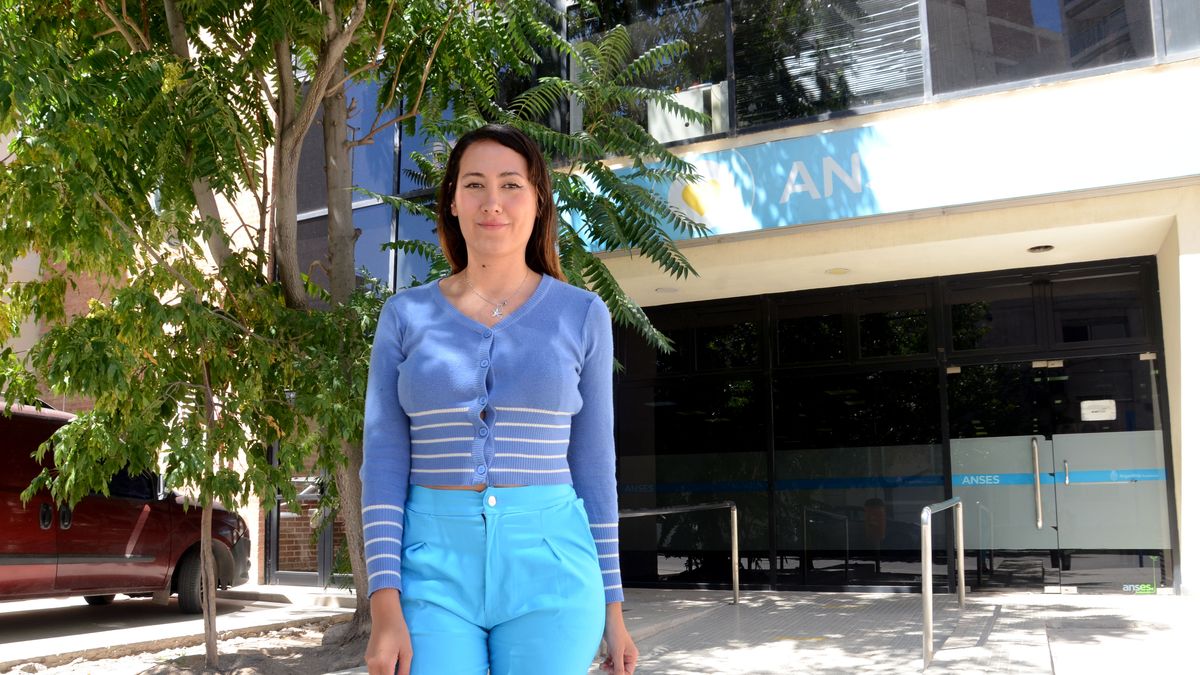 Gabriela Muñoz: la joven que pasó de repartir folletos libertarios en ...