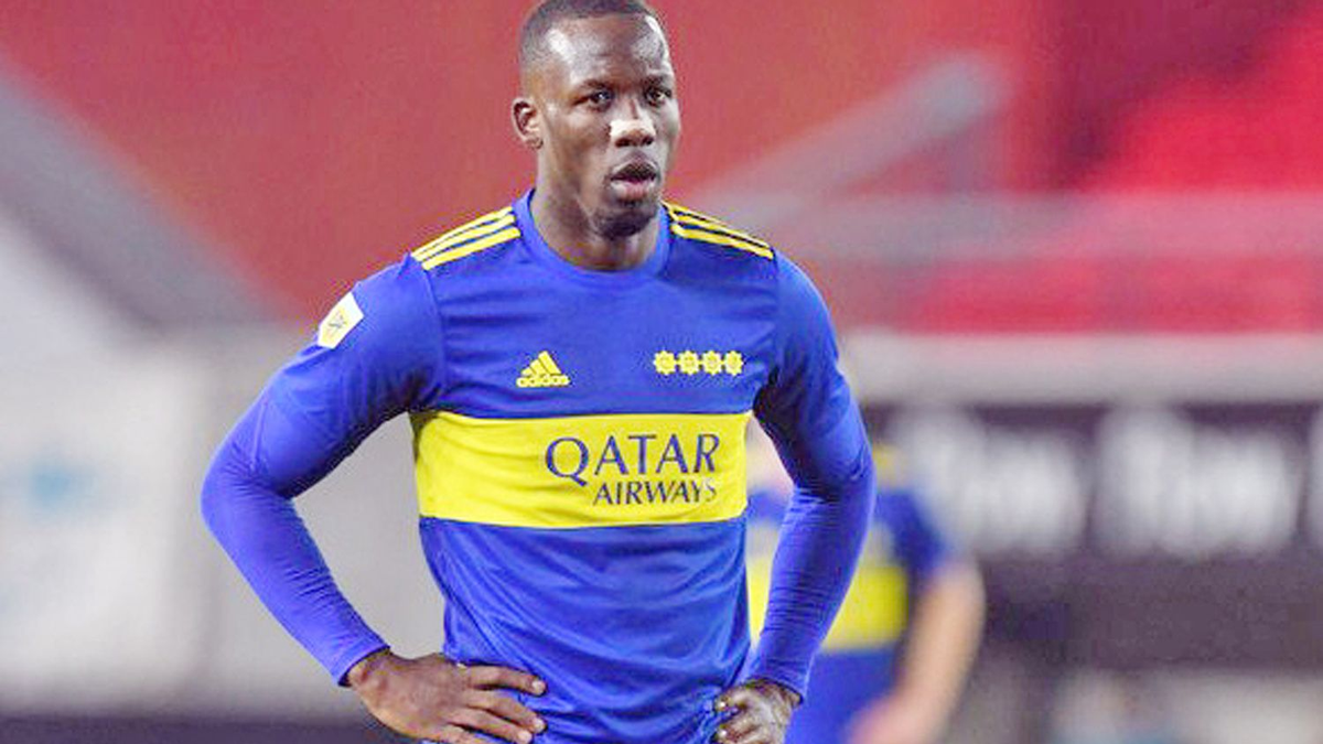 El explosivo y polémico posteo de Advíncula que preocupa a Boca