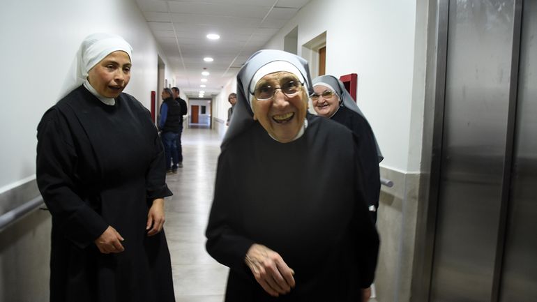 Una monja con 60 años consagrados al servicio y cuidado de los ancianos