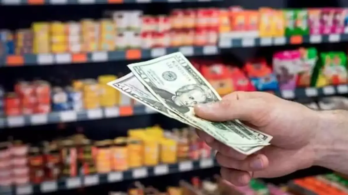 El viernes arrancan los pagos en dólares con tarjeta: qué rubros ...
