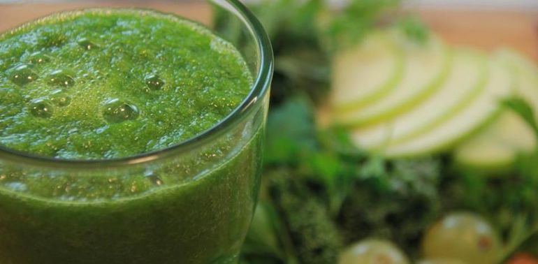 Cinco recetas para preparar jugos detox en primavera