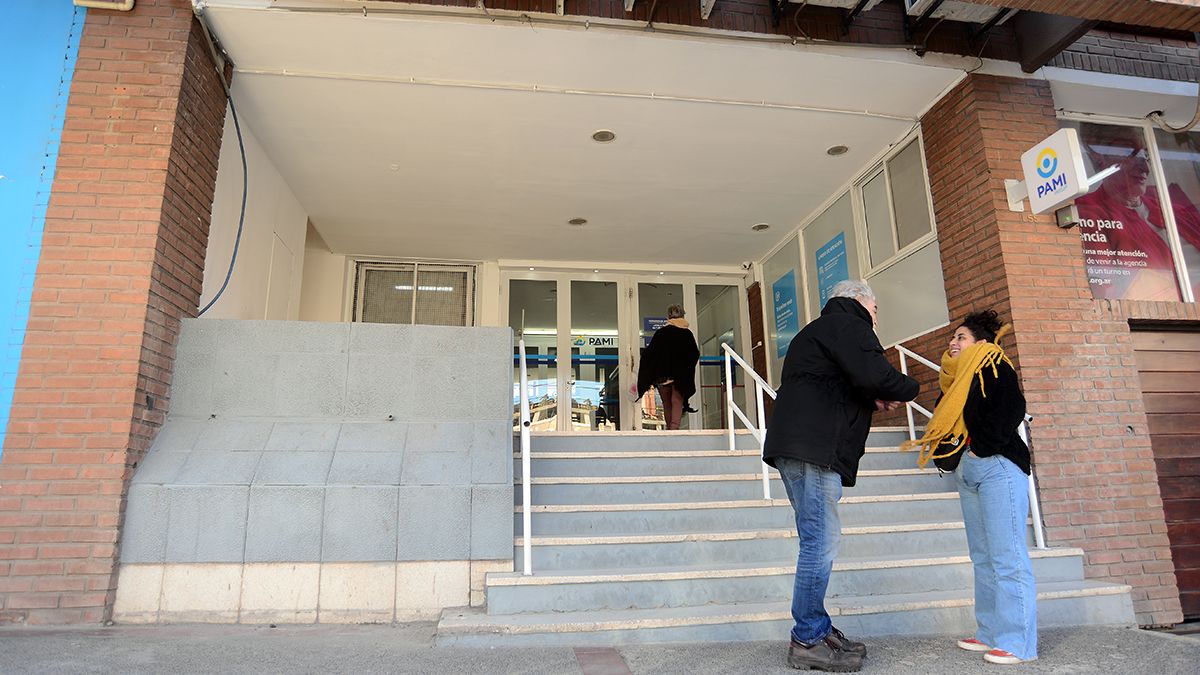 Le amputaron una pierna y PAMI le compró una prótesis con una ortopedia ...