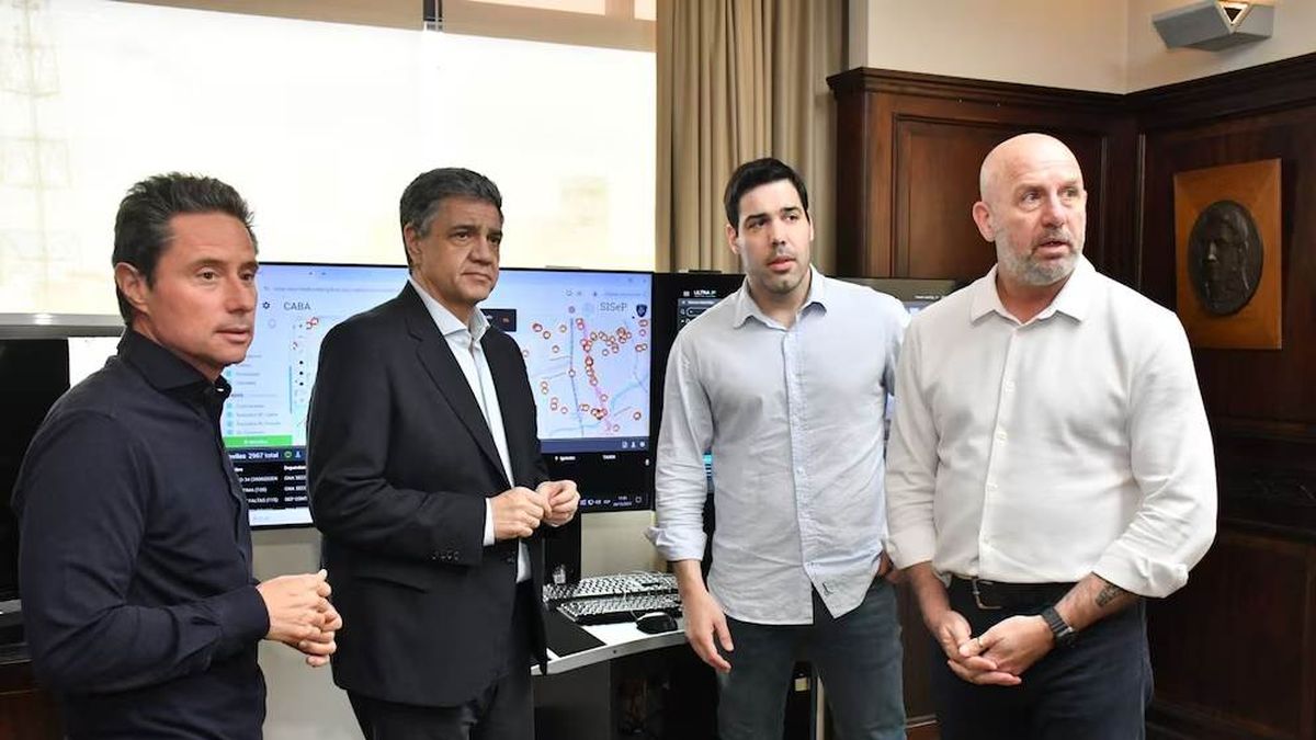 Echaron al jefe y subjefe de la Policía de la Ciudad por la fuga de 17 detenidos de una comisaría