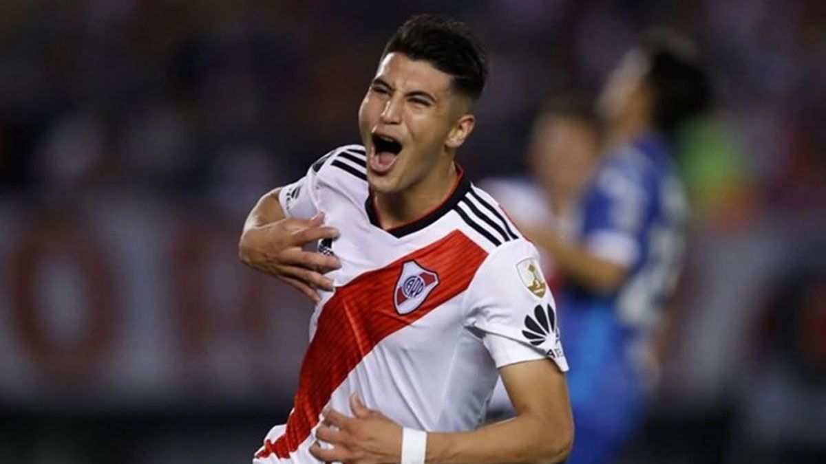 Bayer Leverkusen anunció la llegada de Exequiel Palacios