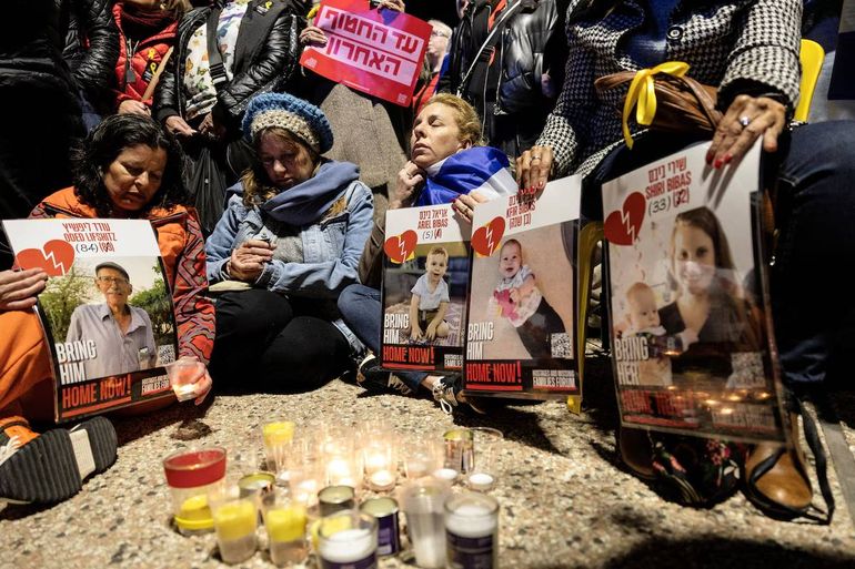 Indignación en Israel tras la entrega de los restos de la familia Bibas por parte de Hamas: qué pasó