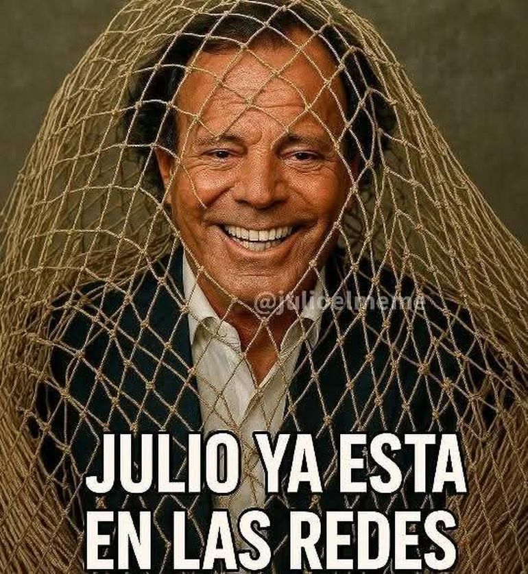 Llegó julio y los clásicos memes con Julio Iglesias como protagonista en las redes sociales