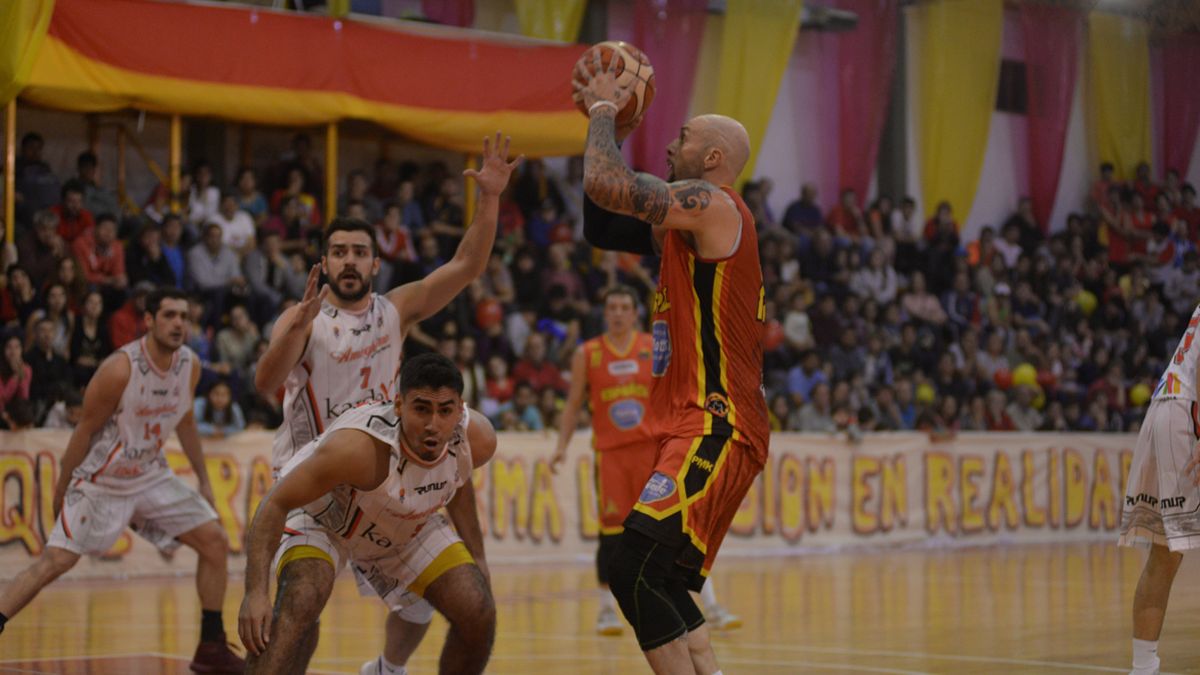 ¡Torazo!: Español ganó de guapo y va por más