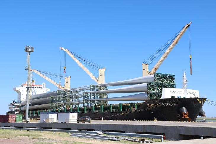 YPF Luz avanza la construcción del parque eólico CASA