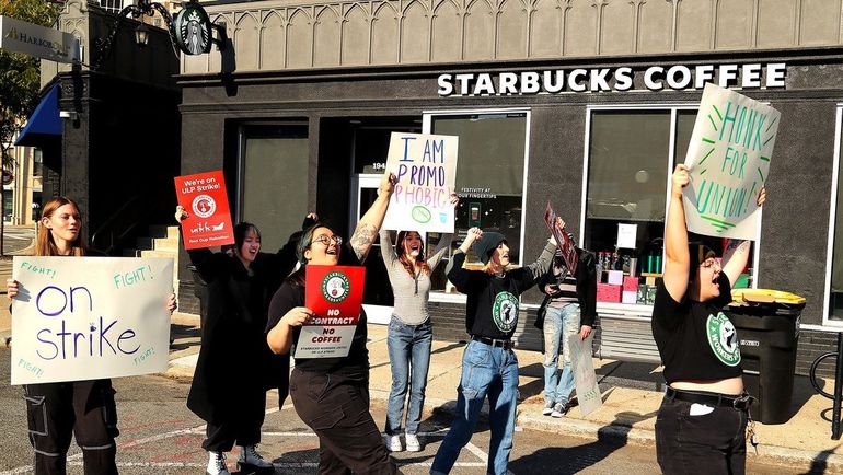 Una severa crisis golpea a Starbucks en Estados Unidos: precios y ...