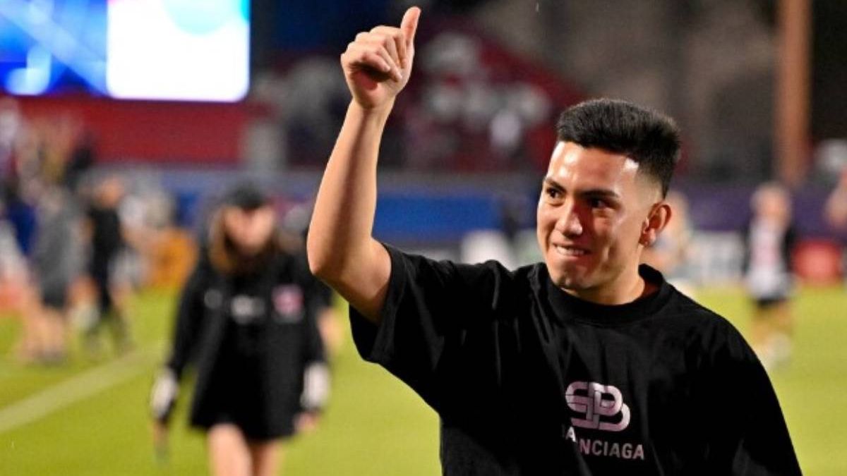 Por cuántos años firmó Alan Velasco su contrato con Boca