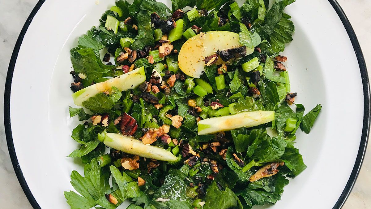 Receta: ensalada de apio, nuez y manzana verde