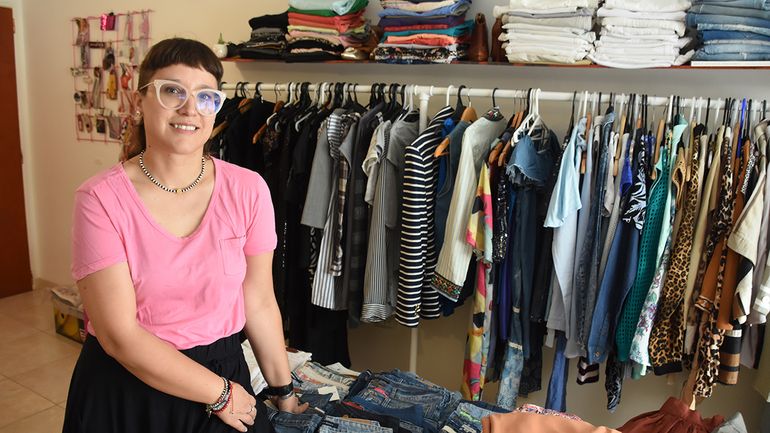 Cambió los aviones por la moda circular: conocé a Agustina