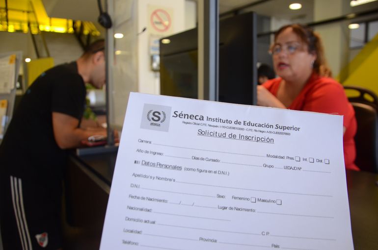 Neuquén: la crisis económica no impactó en los institutos terciarios