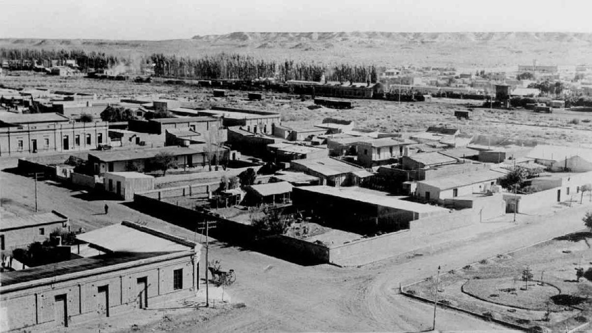 Una muestra de fotos recorre el crecimiento de Neuquén