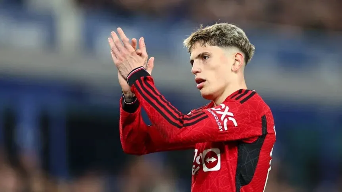 Garnacho fue elegido como el futbolista del mes en el Manchester United