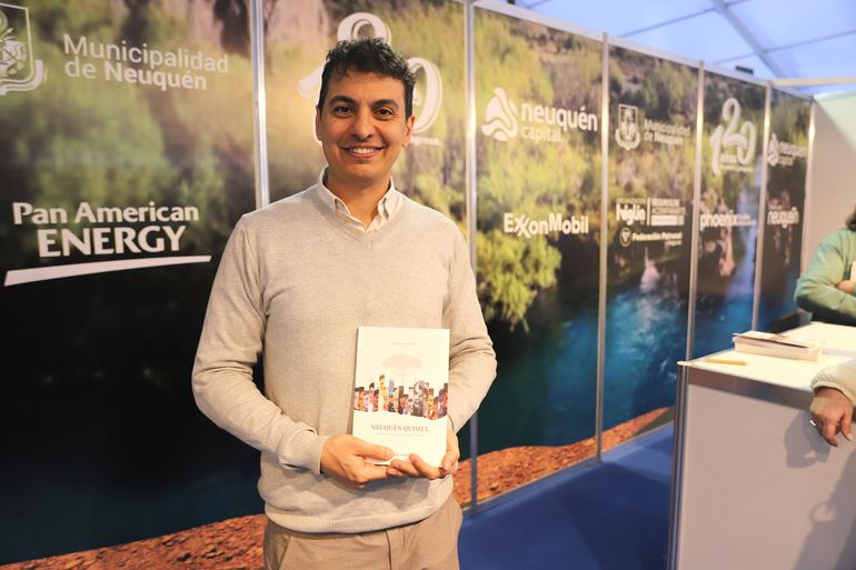 Emiliano Sapag presenta su libro Neuquén Quimey, héroes y heroínas de ...