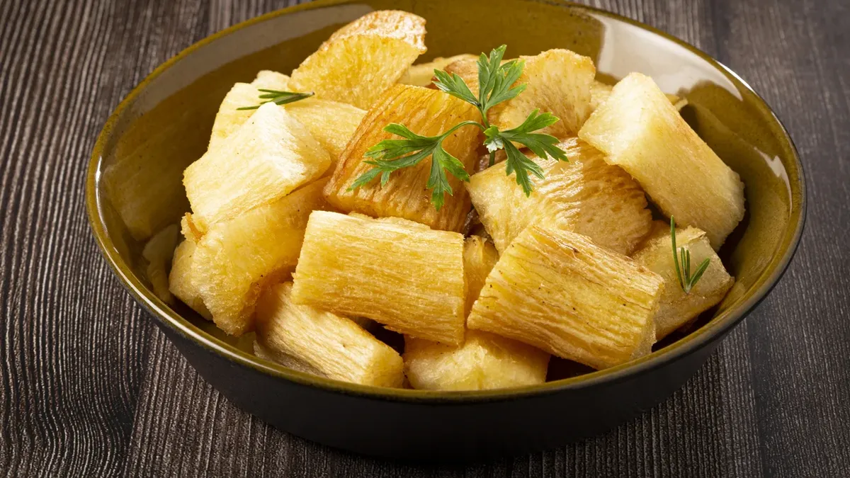 Receta: la mandioca frita y su lugar en la cocina latinoamericana
