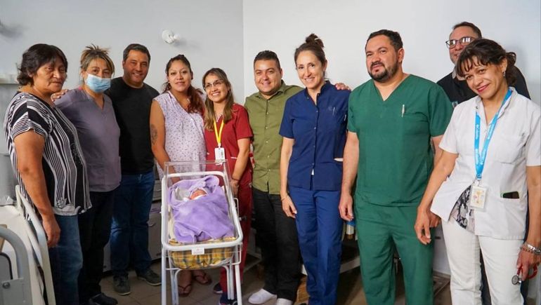 Violeta fue la primera bebé del 2025 del interior neuquino: dónde nació