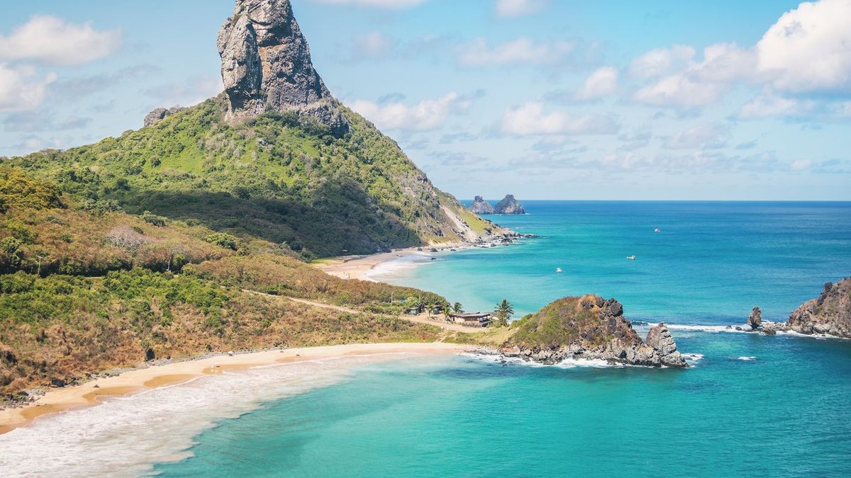 Una isla de Brasil reabre solo para turistas que hayan tenido coronavirus