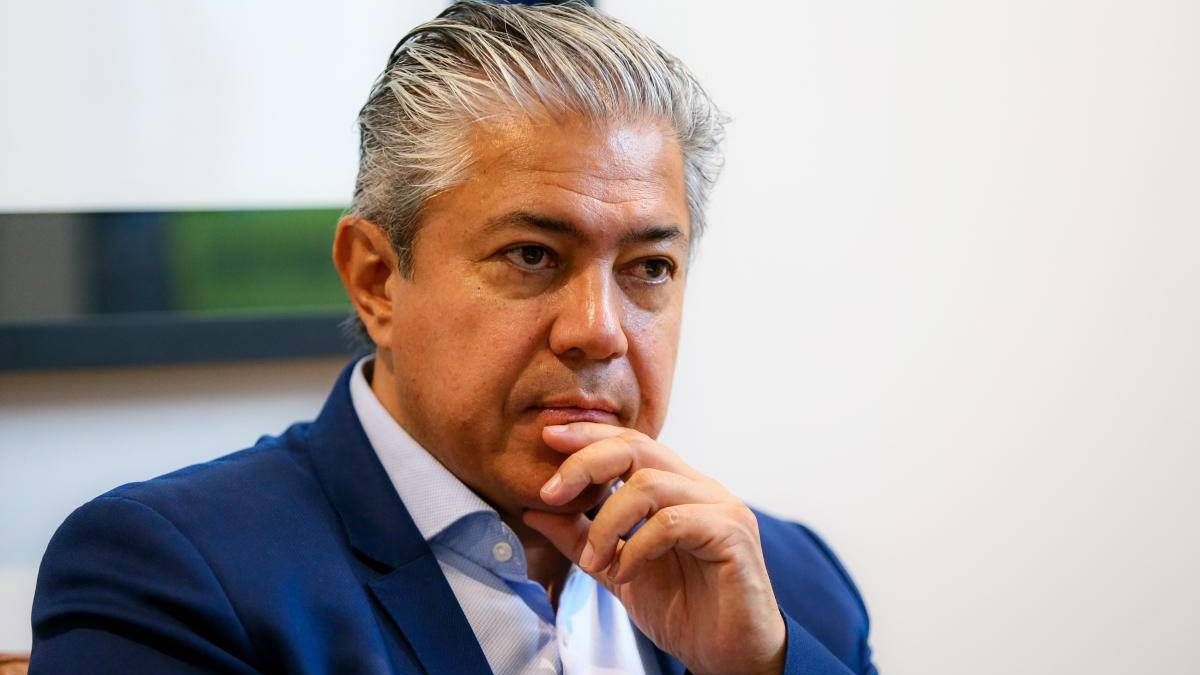 Rolando Figueroa y las señales de austeridad y transparencia