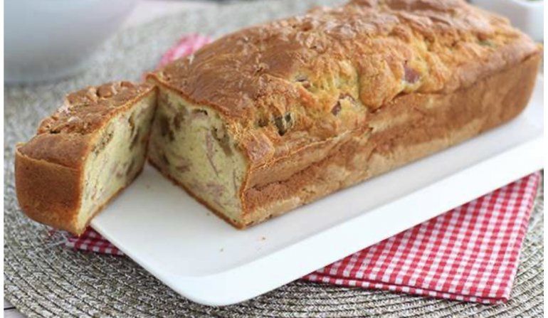 Cómo hacer un delicioso budín de jamón, queso y aceitunas