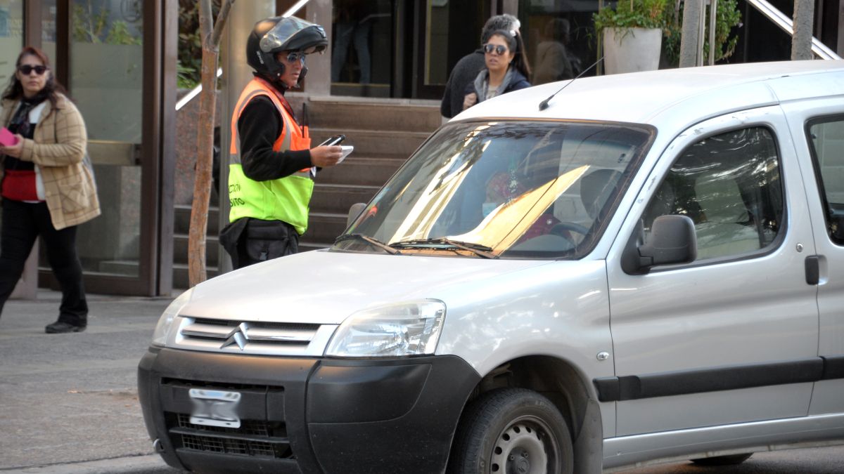 ¿Cuándo prescriben las multas de tránsito 2024 y caduca una infracción?