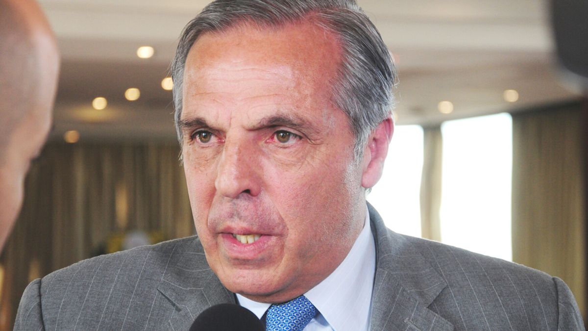 Sapag ve a la provincia en el centro de la escena