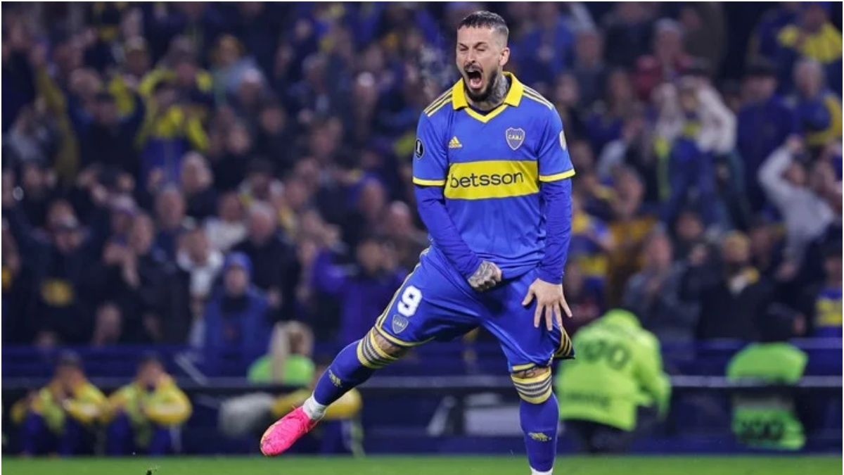 Darío Benedetto se cansó y disparó contra todos lo que los trataron de ...